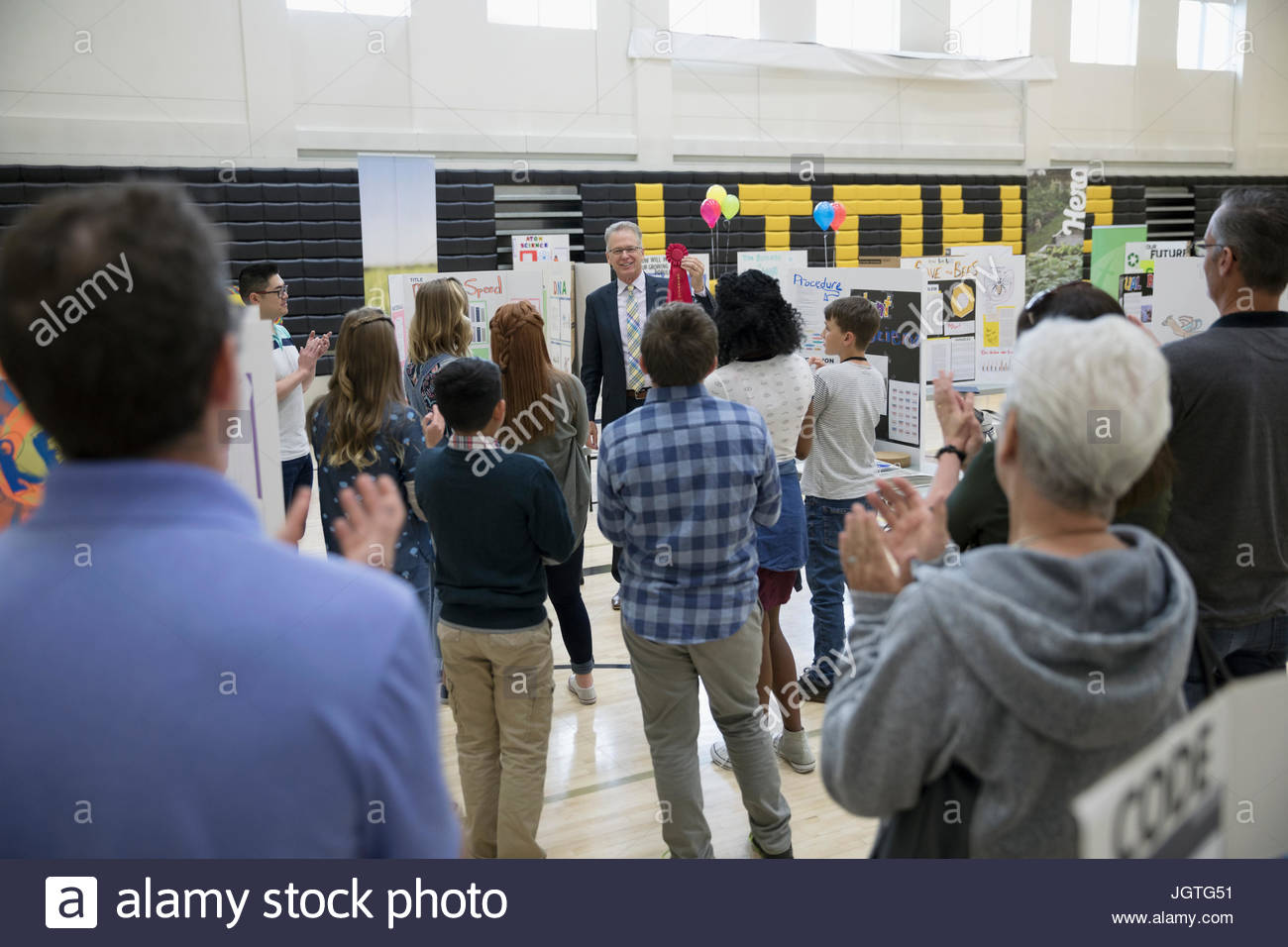 Black students science fair hi-res stock photography and images - Alamy