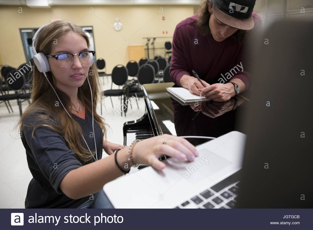 Music classroom university hi-res stock photography and images - Alamy