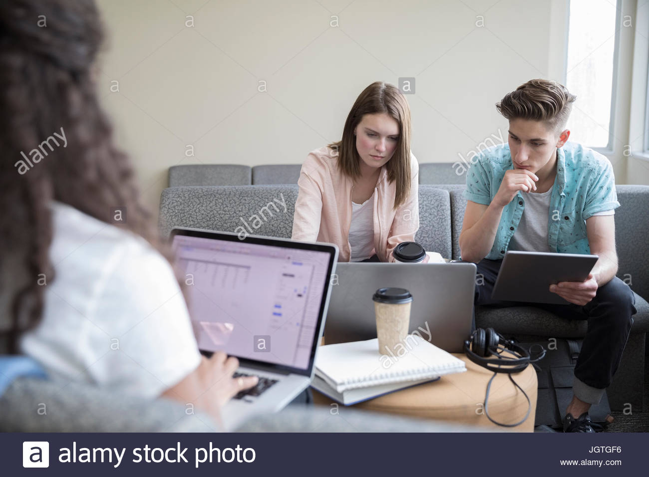 Student students using hi-res stock photography and images - Alamy