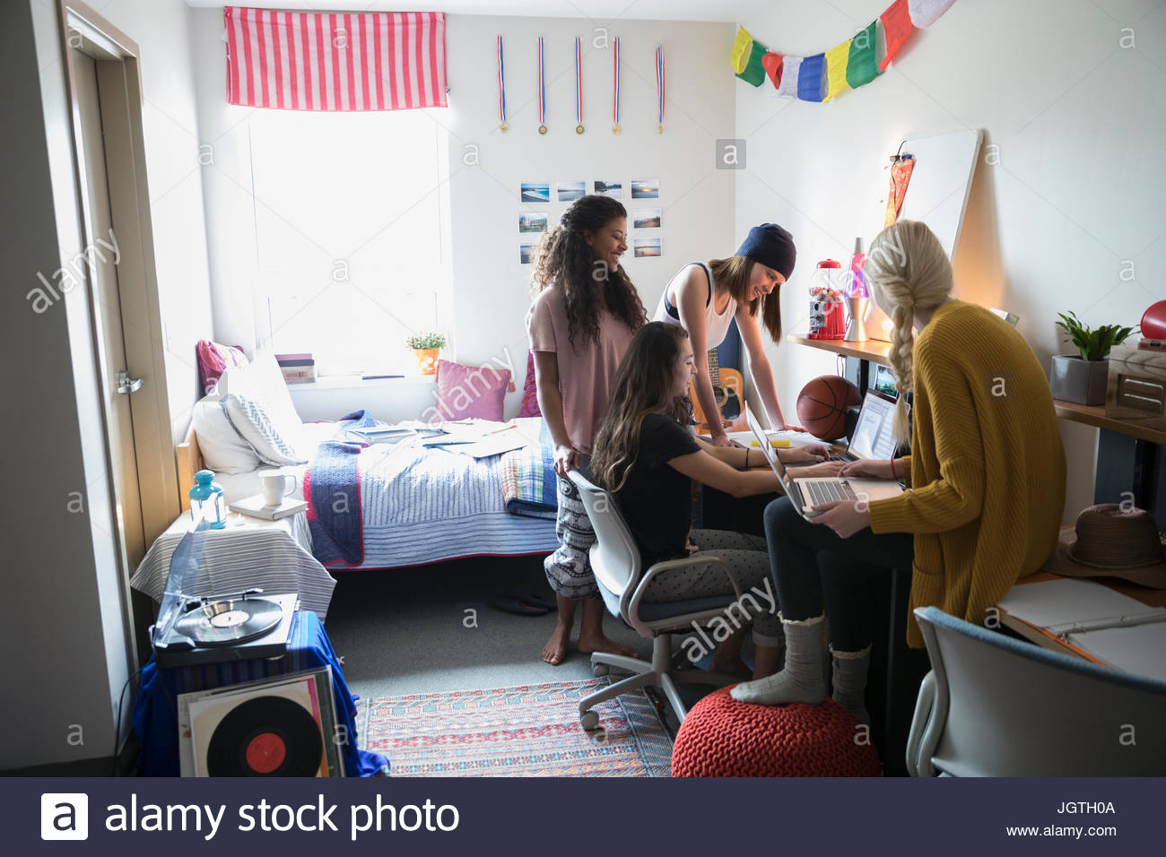 College dorm room hi-res stock photography and images - Alamy