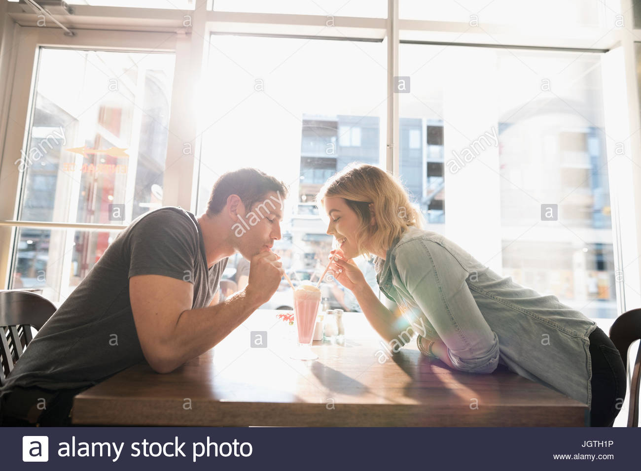 Sharing table restaurant hi-res stock photography and images - Alamy