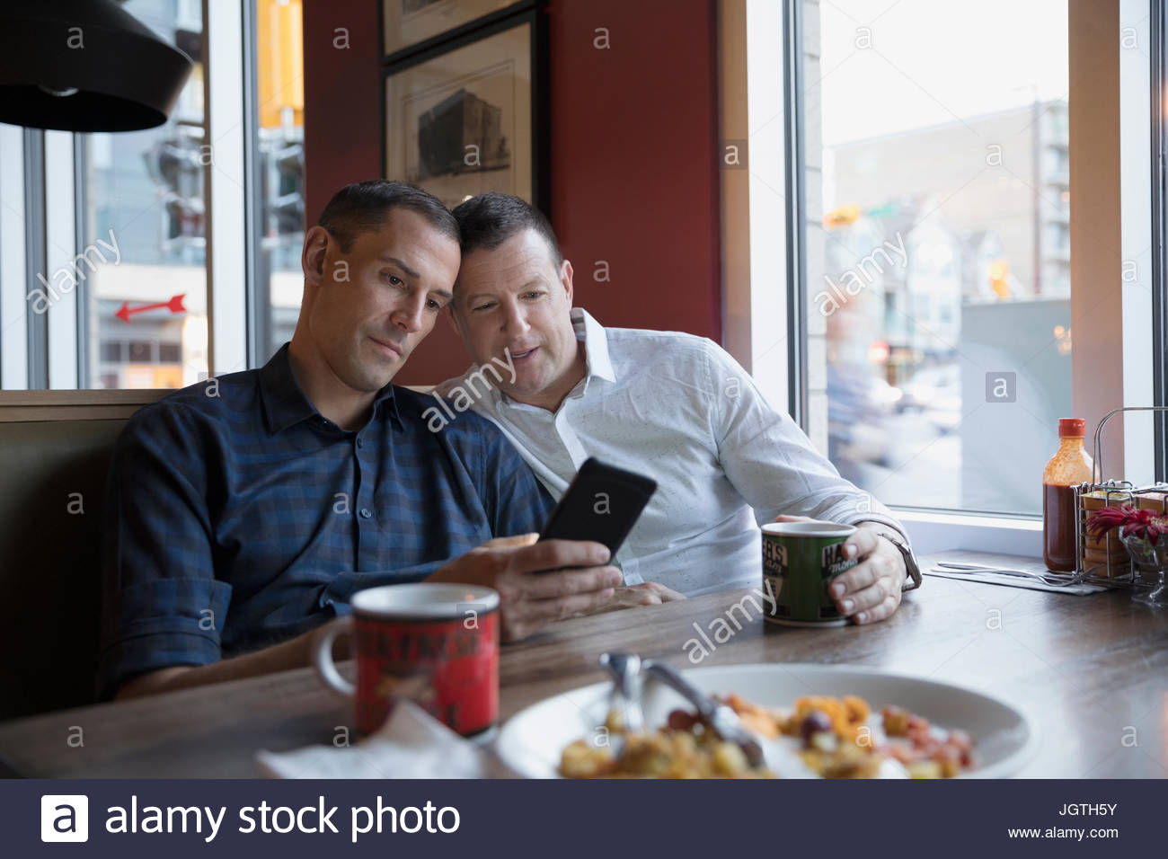 Man in phone booth hi-res stock photography and images - Alamy
