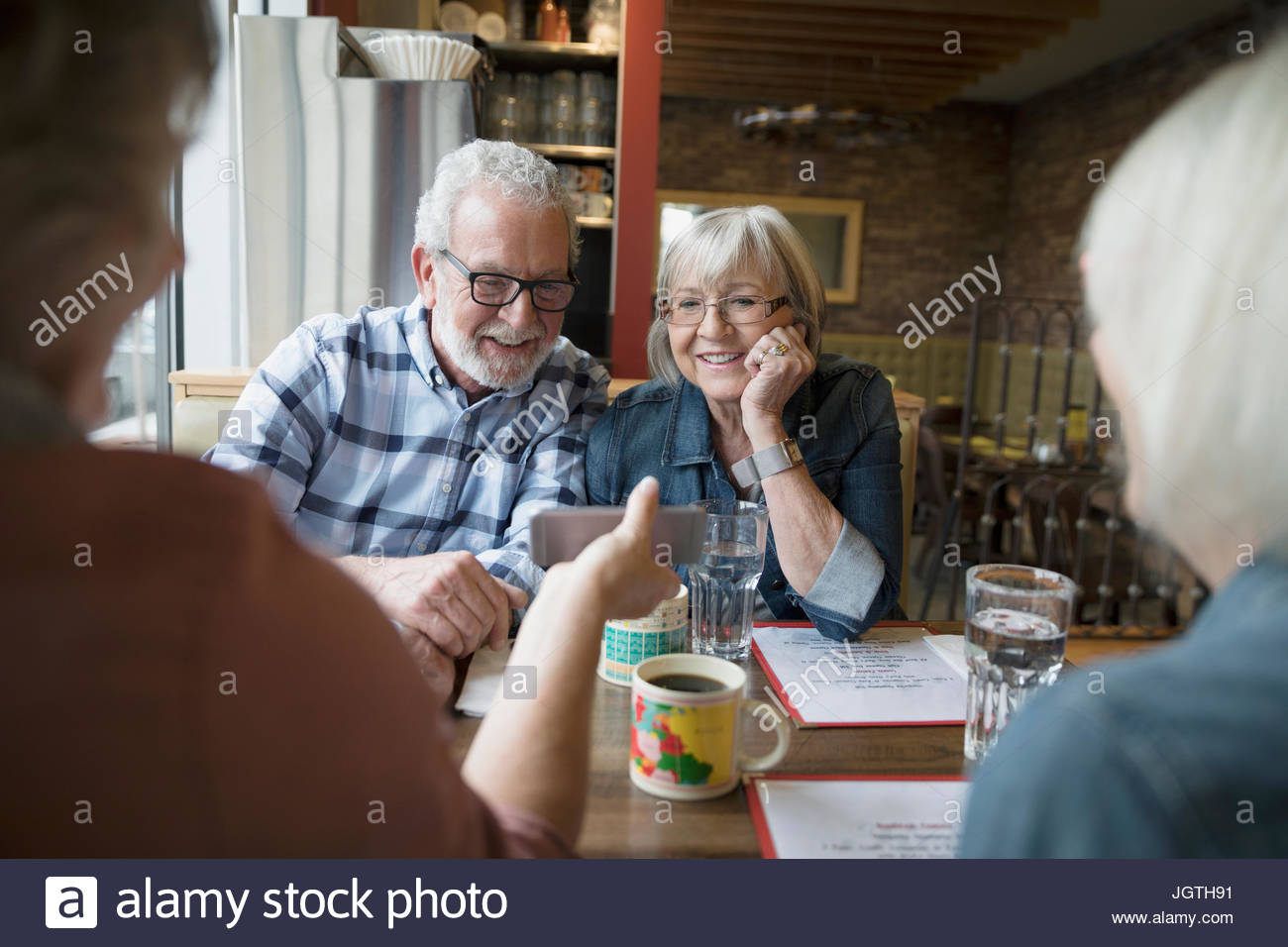 Phone booth with people hi-res stock photography and images - Alamy