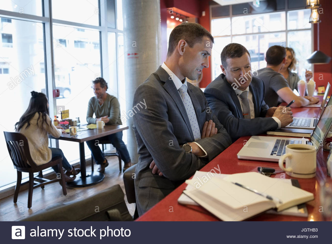 People sitting diner counter hi-res stock photography and images - Alamy
