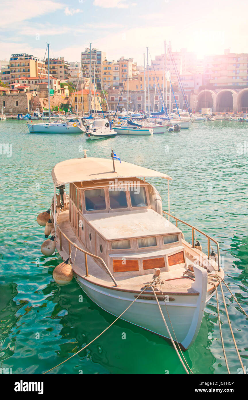 Moored boats at shipping pier hi-res stock photography and images - Alamy