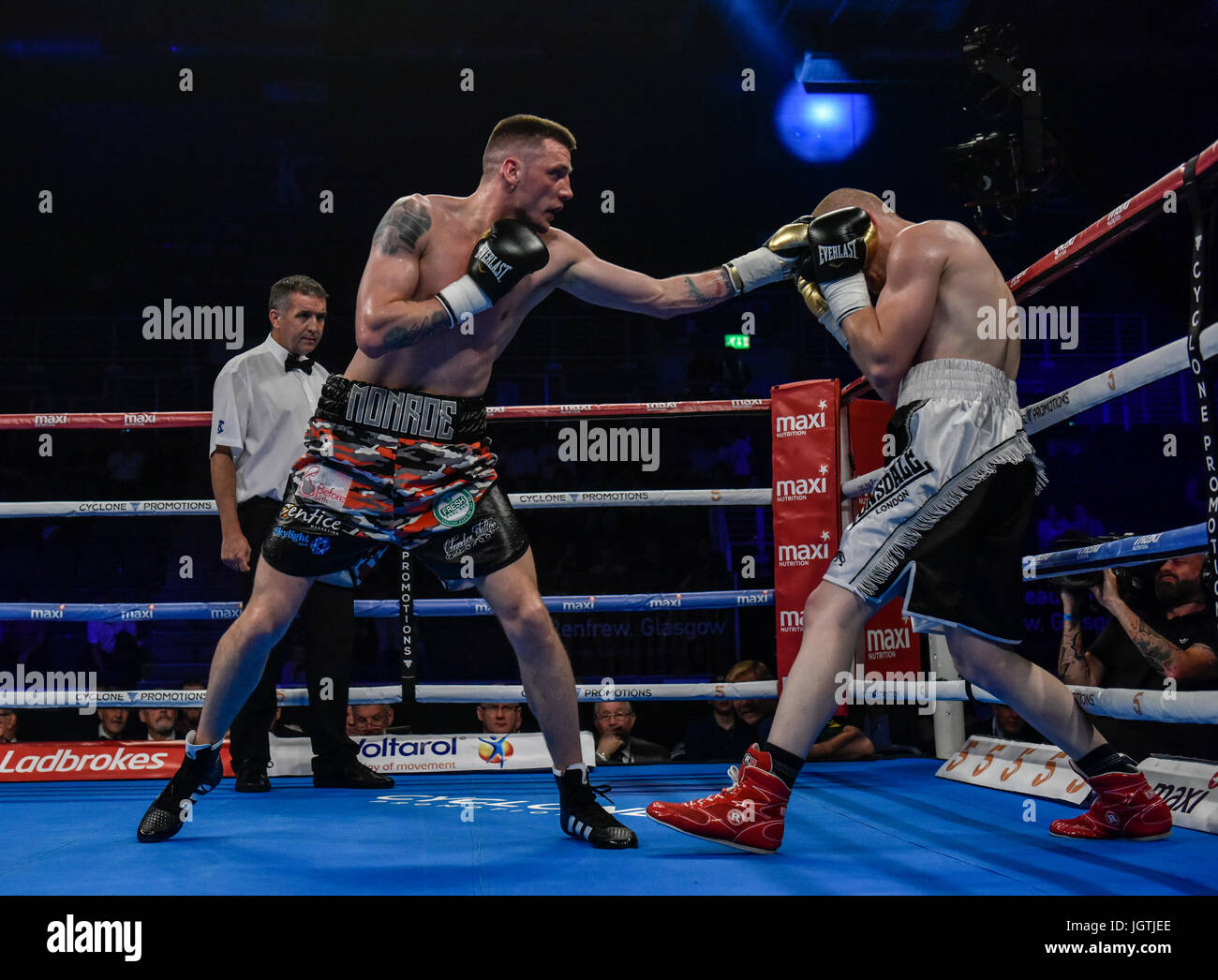 Boxing points hi-res stock photography and images - Alamy