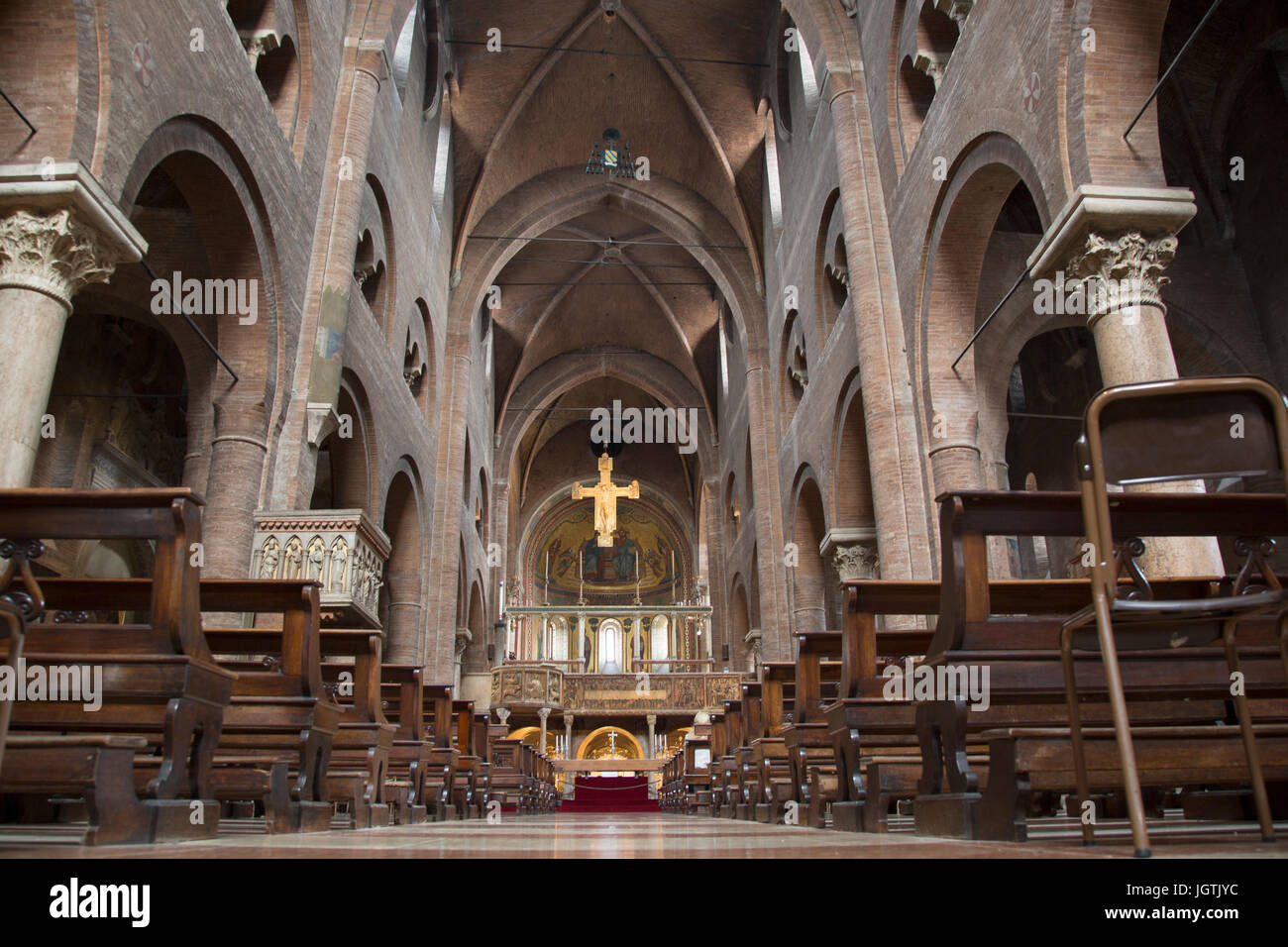 Modena cathedral interior hi-res stock photography and images - Alamy