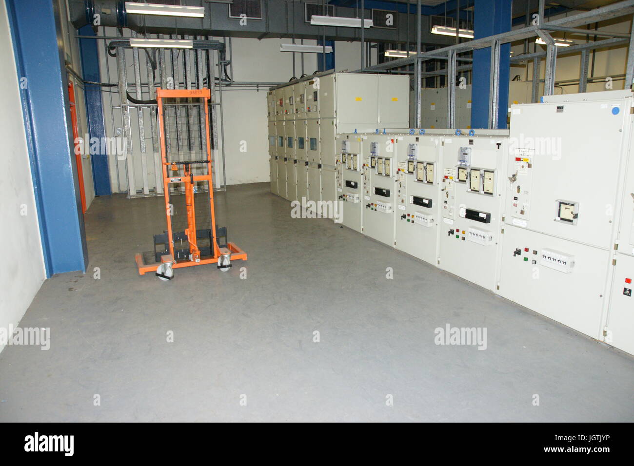 National electric construction company hi-res stock photography and ...