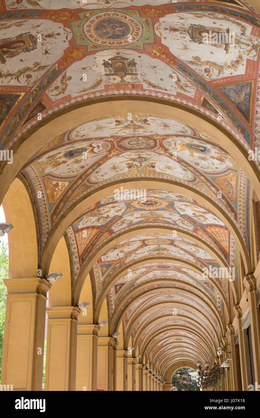 Portico in Piazza Camillo Benso Cavour Square, Bologna, Italy Stock ...