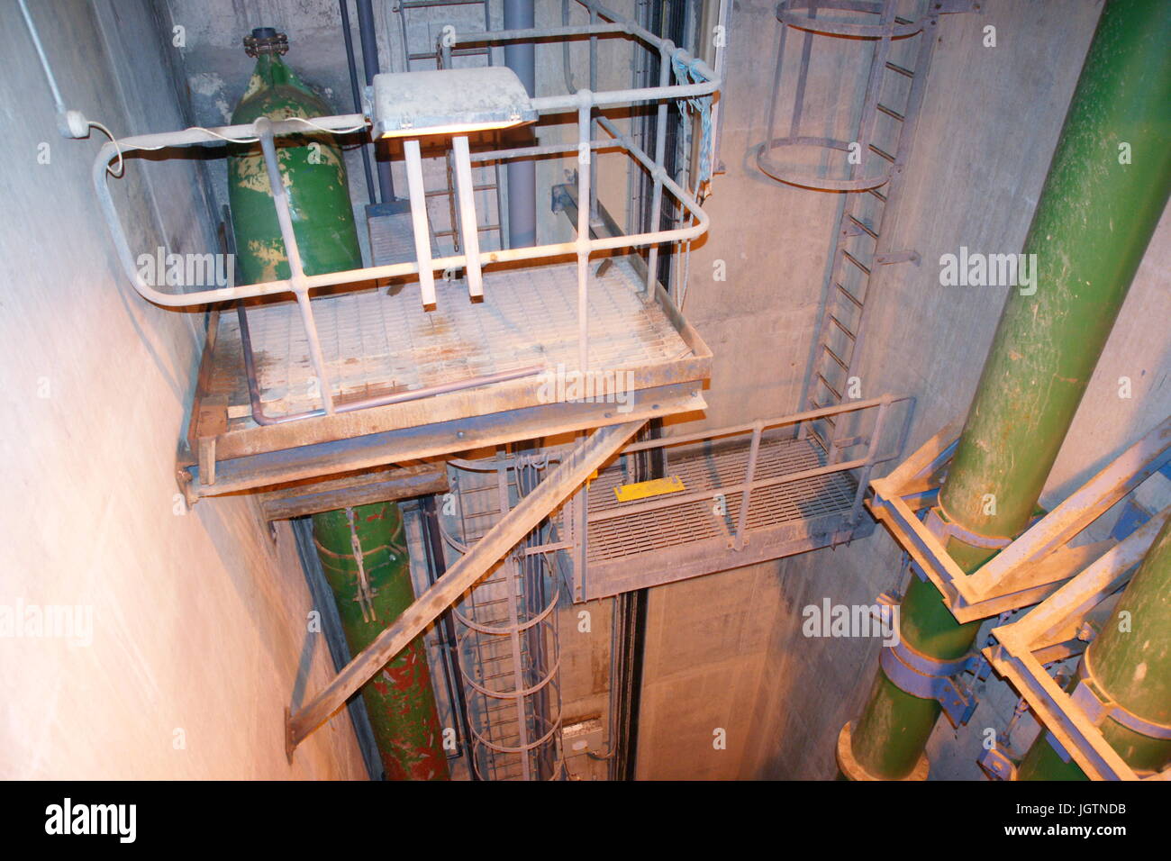 Raking ladder hi-res stock photography and images - Alamy