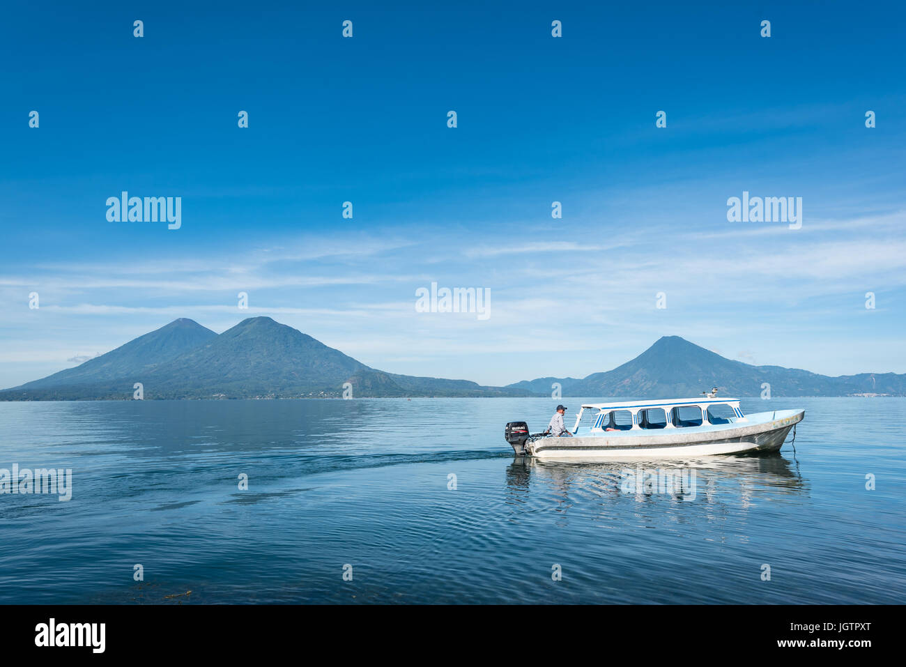 Lake atitlan guatemala maya people hi-res stock photography and images ...