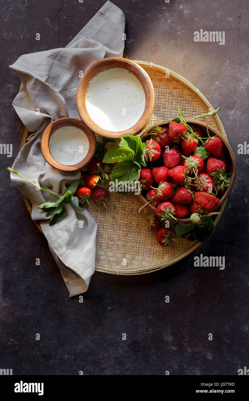 Strawberries yoghurt seeds hi-res stock photography and images - Alamy