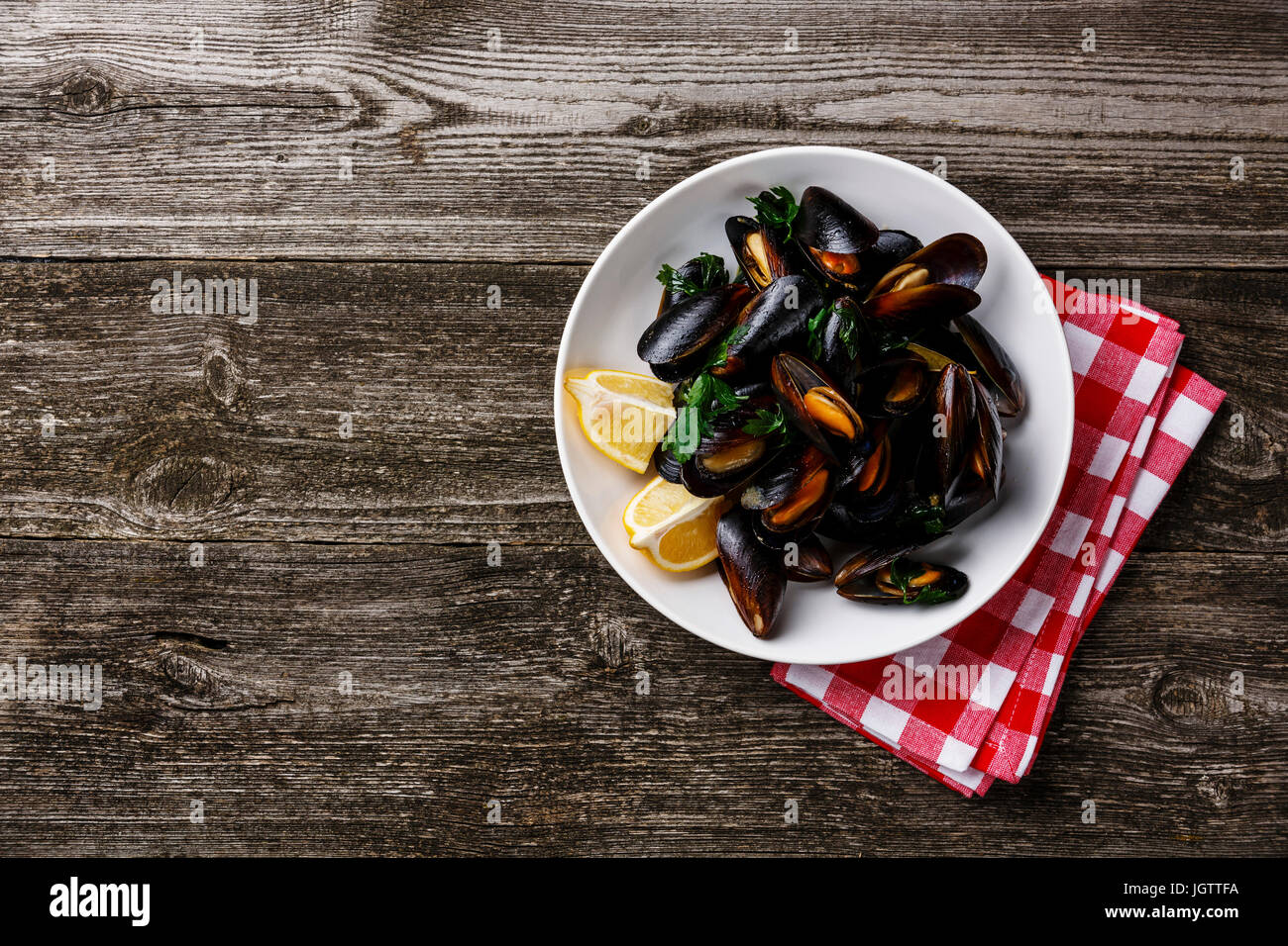 Clam leaf hi-res stock photography and images - Alamy