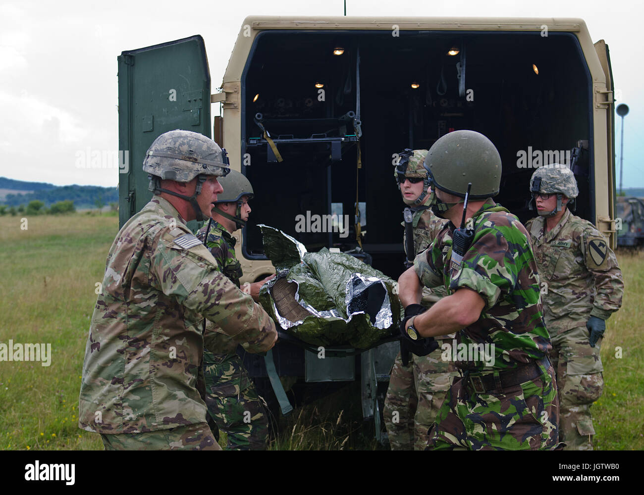 Field litter ambulance hi-res stock photography and images - Alamy
