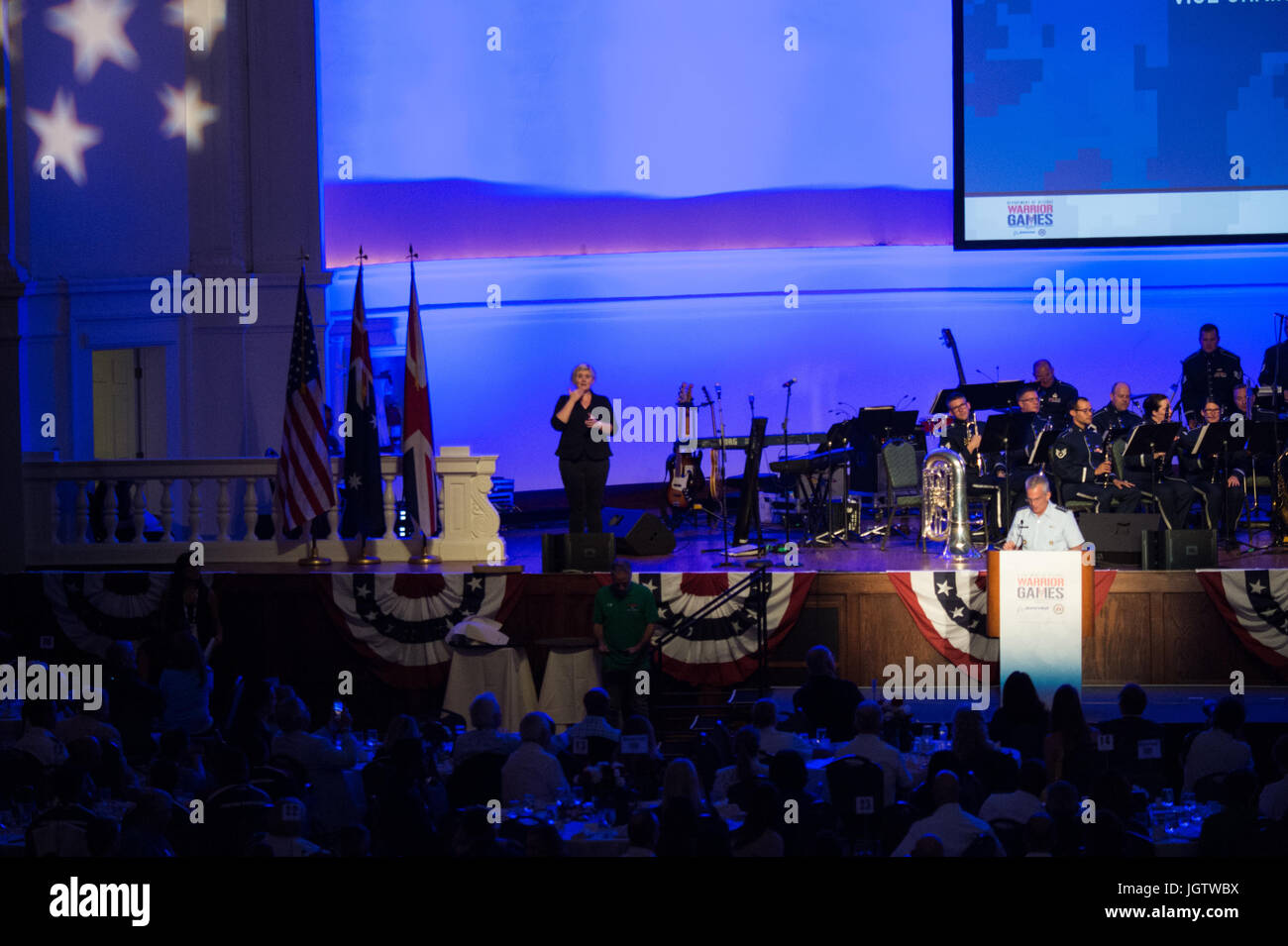 General paul selva hi-res stock photography and images - Alamy