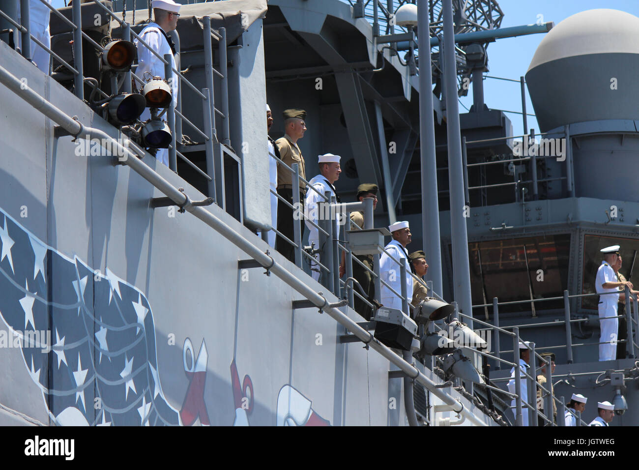 PACIFIC OCEAN – Marines and Sailors of the 15th Marine Expeditionary ...