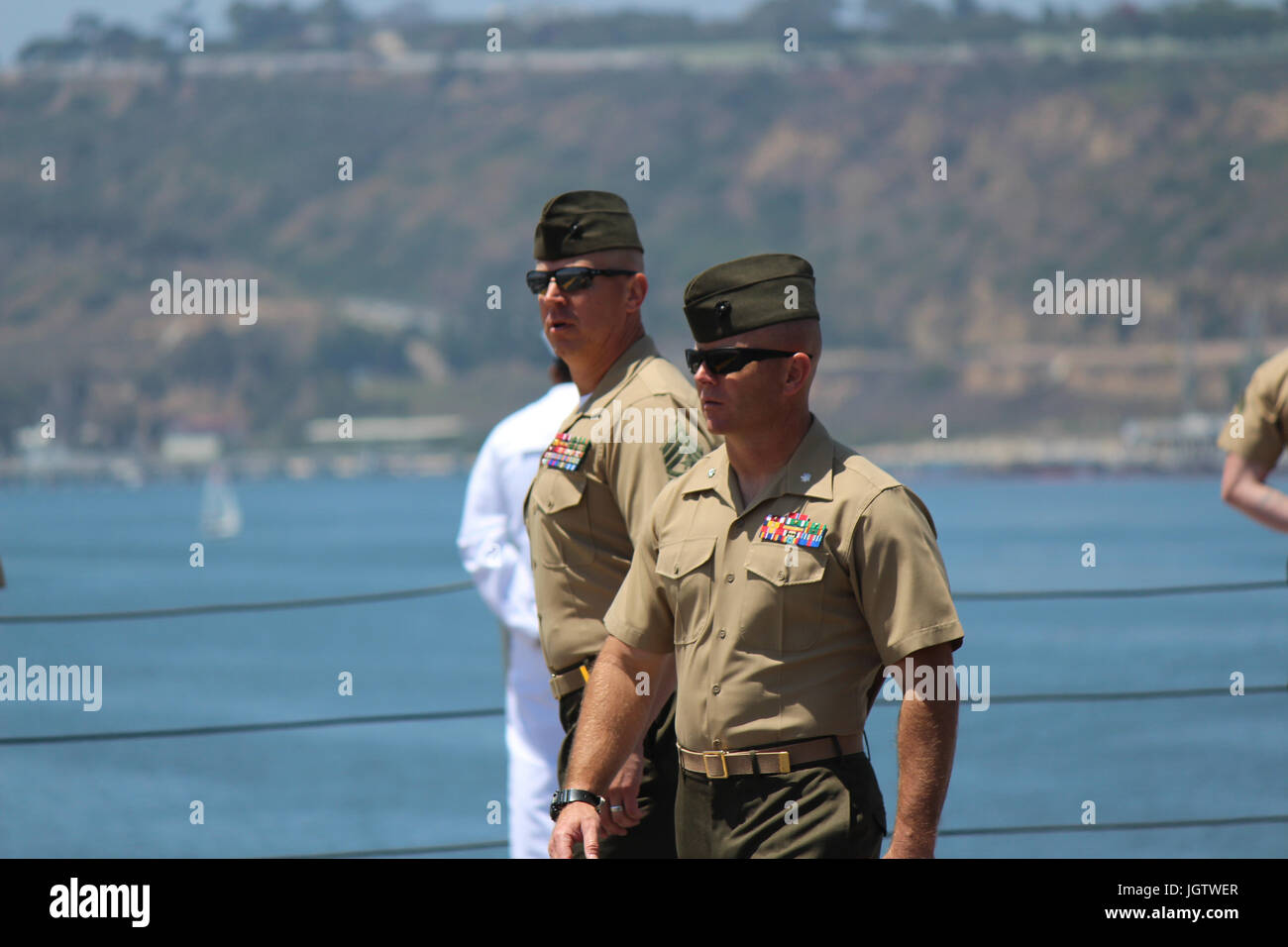PACIFIC OCEAN – Marines and Sailors of the 15th Marine Expeditionary ...