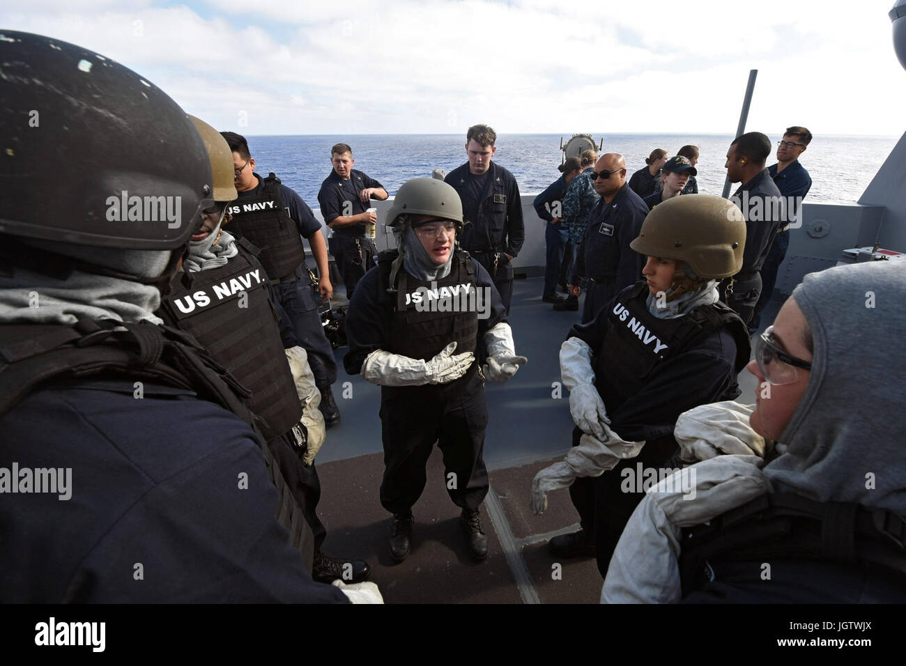 PACIFIC OCEAN (July 9, 2017) - Gunner's Mate 2nd Class Kaitlyn Rhodes ...