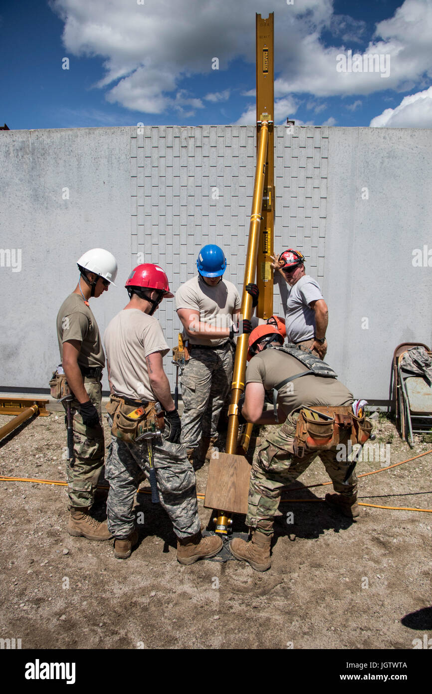 Soldiers with the 1049th Firefighting Detachment (FFTD) learn how to ...