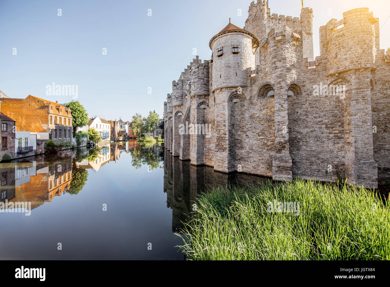 Medieval flemish town walls hi-res stock photography and images - Alamy