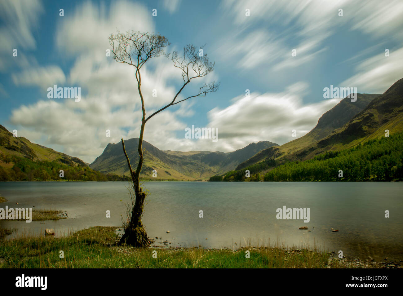 Water buttermere hi-res stock photography and images - Alamy
