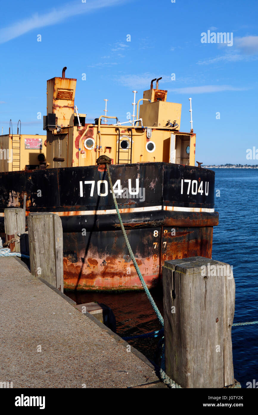 A barge in the harbour at Poole Quay, Dorset Stock Photo - Alamy