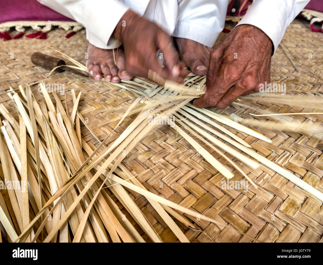 The weave crafts at work making baskets in Peshawar, Pakistan Stock ...