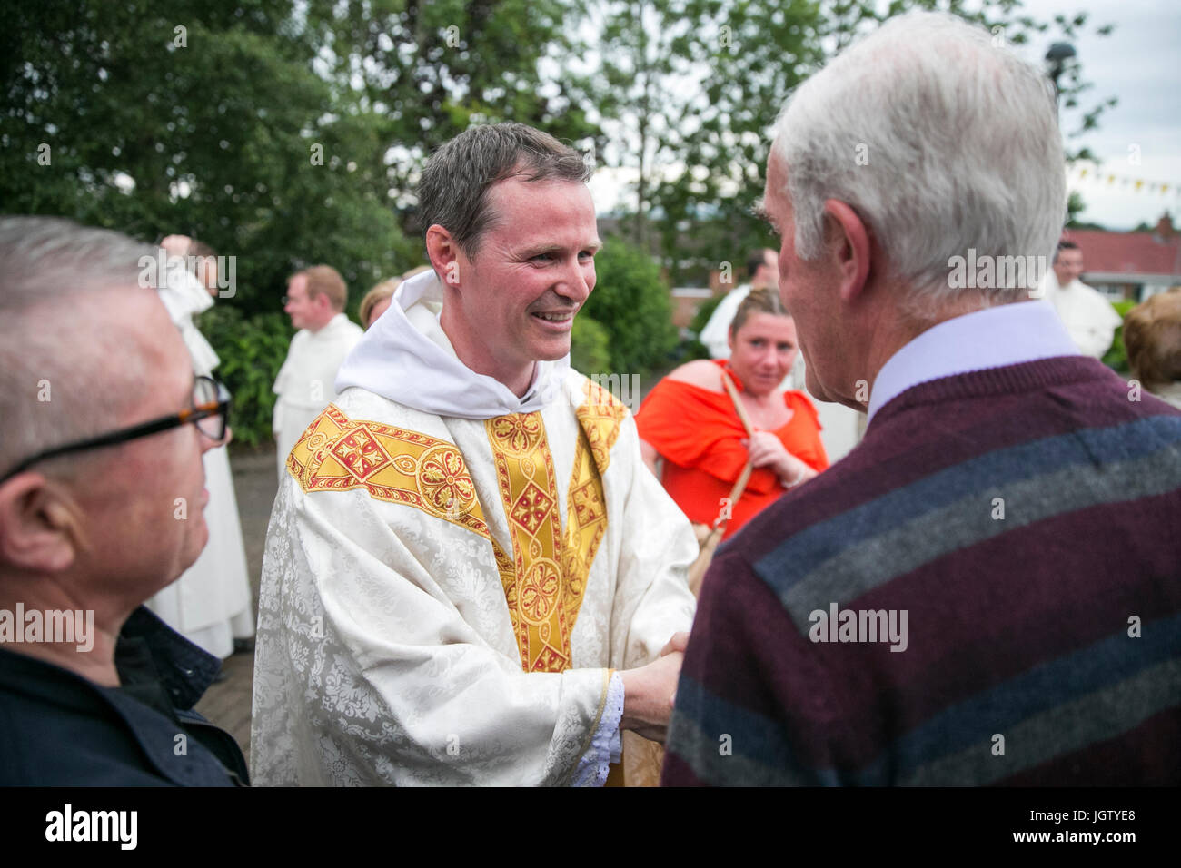 Former Manchester United player Philip Mulryne meeting parishioners ...