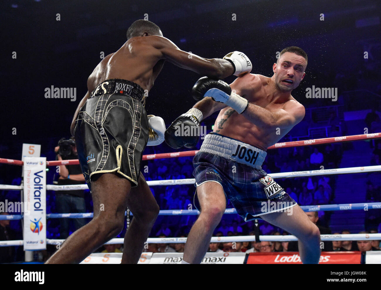 Josh taylor boxing hi-res stock photography and images - Alamy