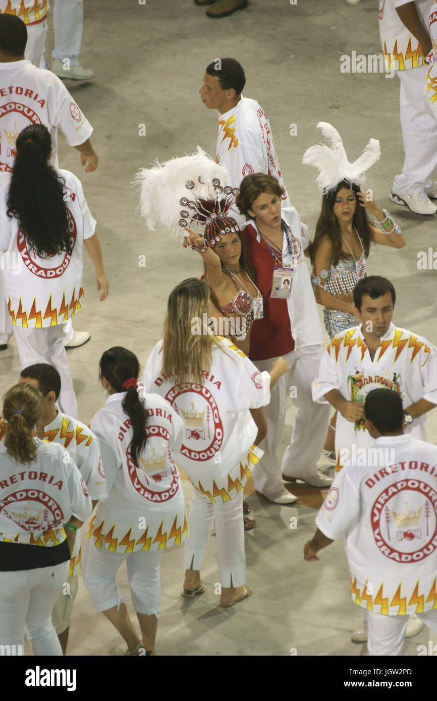 Rio carnival dancers man hi-res stock photography and images - Alamy