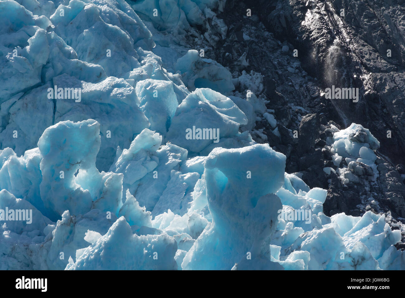 Crumbling rocks hi-res stock photography and images - Alamy