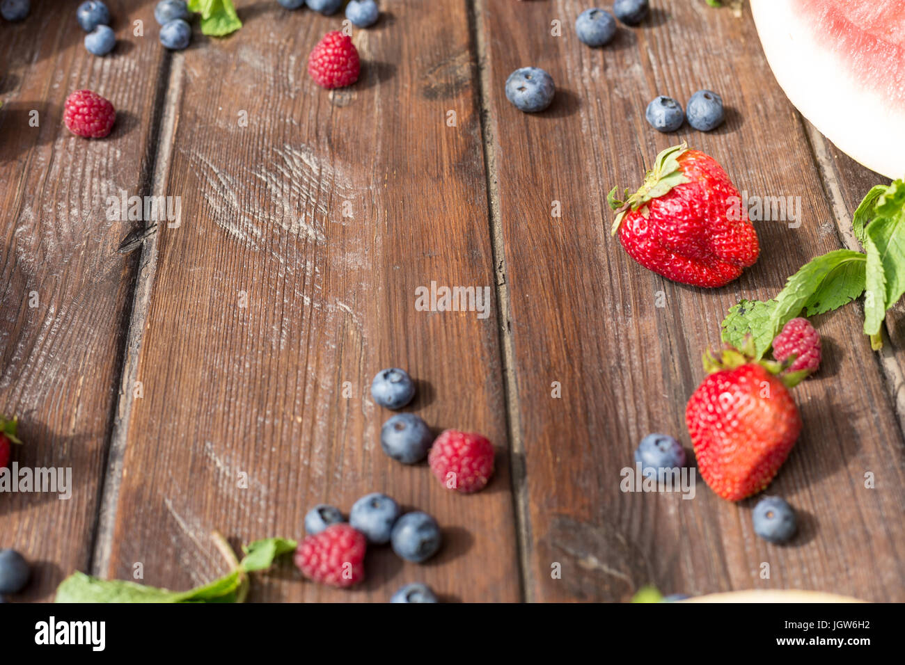 Summer fruit border hi-res stock photography and images - Alamy
