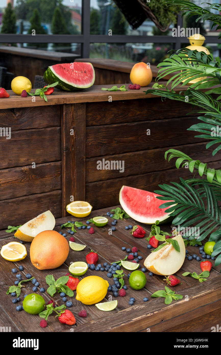 Summer fruit border hi-res stock photography and images - Alamy