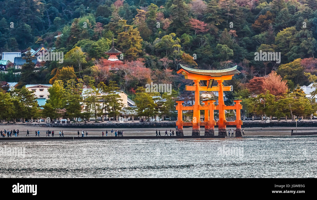 Great floating gate (O-Torii) on Miyajima island near Itsukushima ...