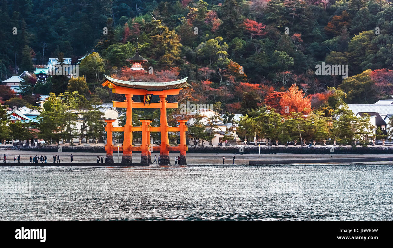 Great floating gate (O-Torii) on Miyajima island near Itsukushima ...