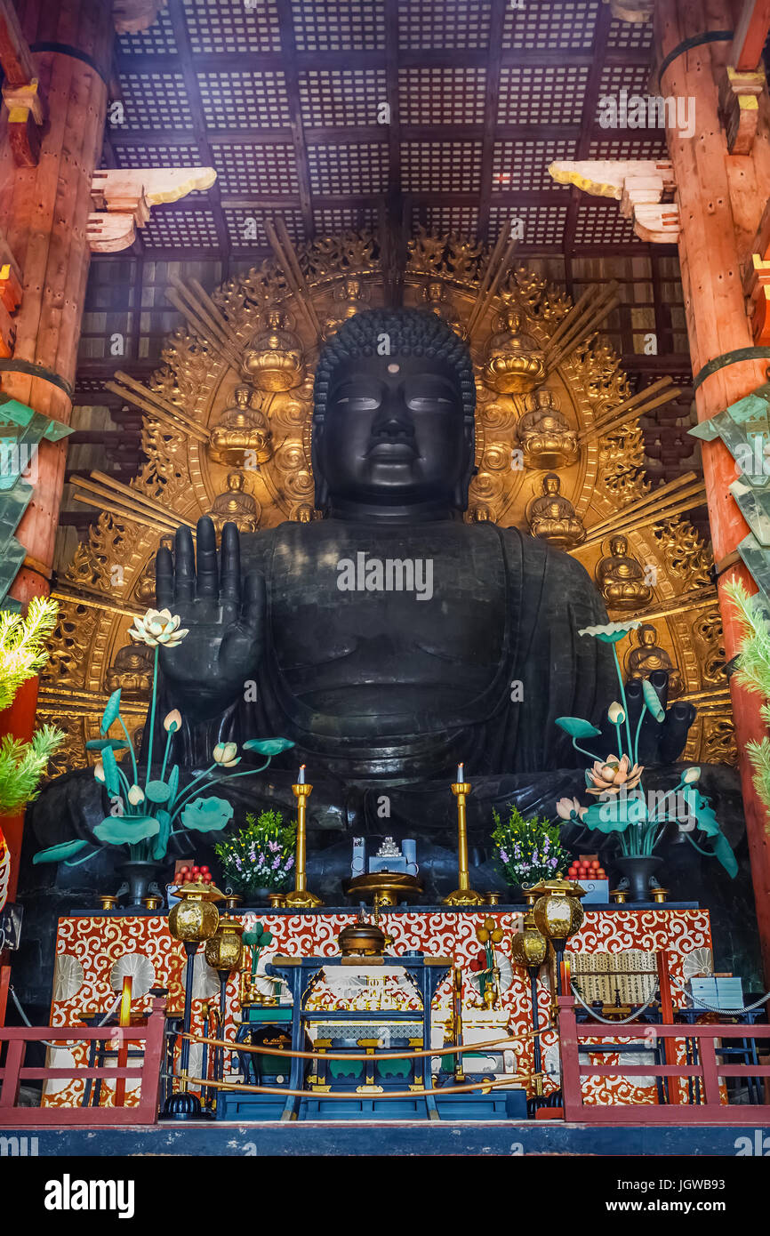 Todai-ji Daibutsu - The Great Buddha at Todai-ji Temple in Nara, Japan ...