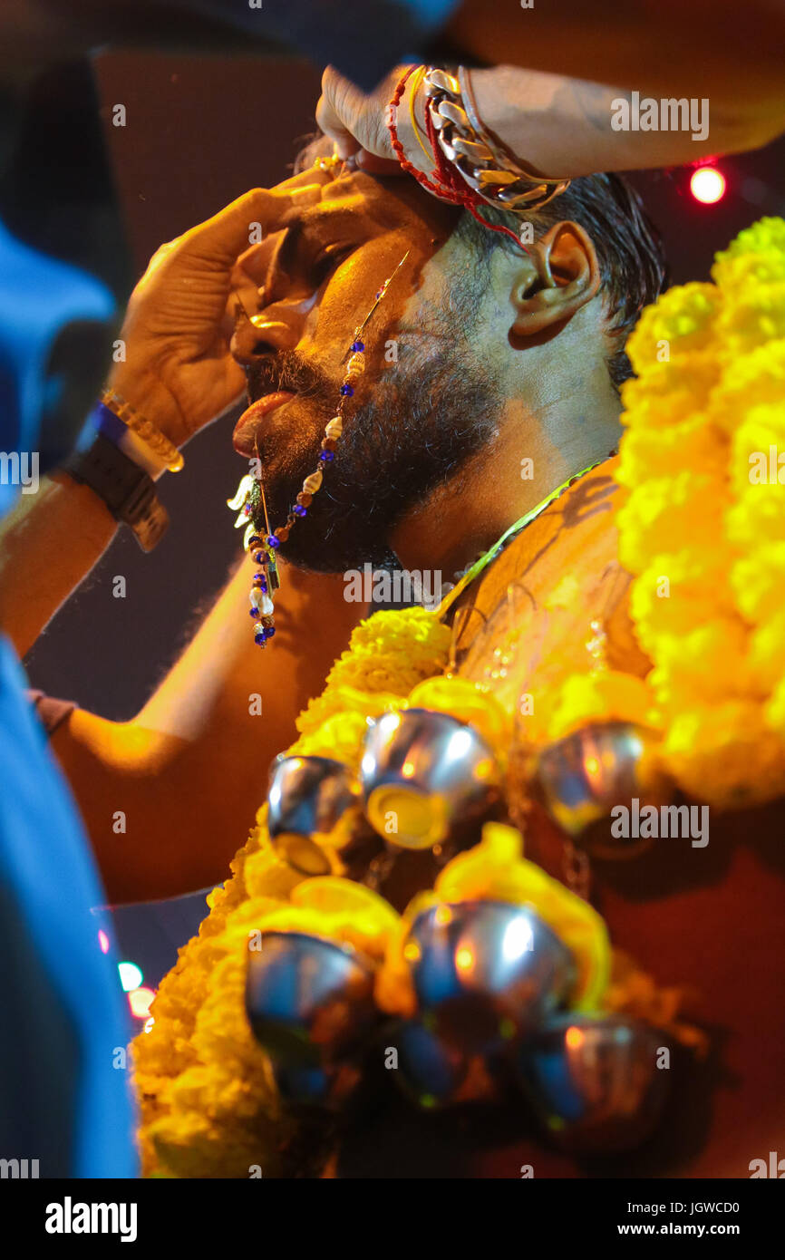 Devotee in kavadi during hindu hi-res stock photography and images - Alamy