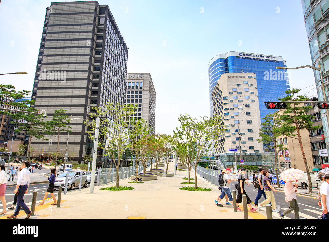 Jun 20, 2017 View of Seoullo 7017 which is the pedestrian road of the Seoul Station overpass in ...