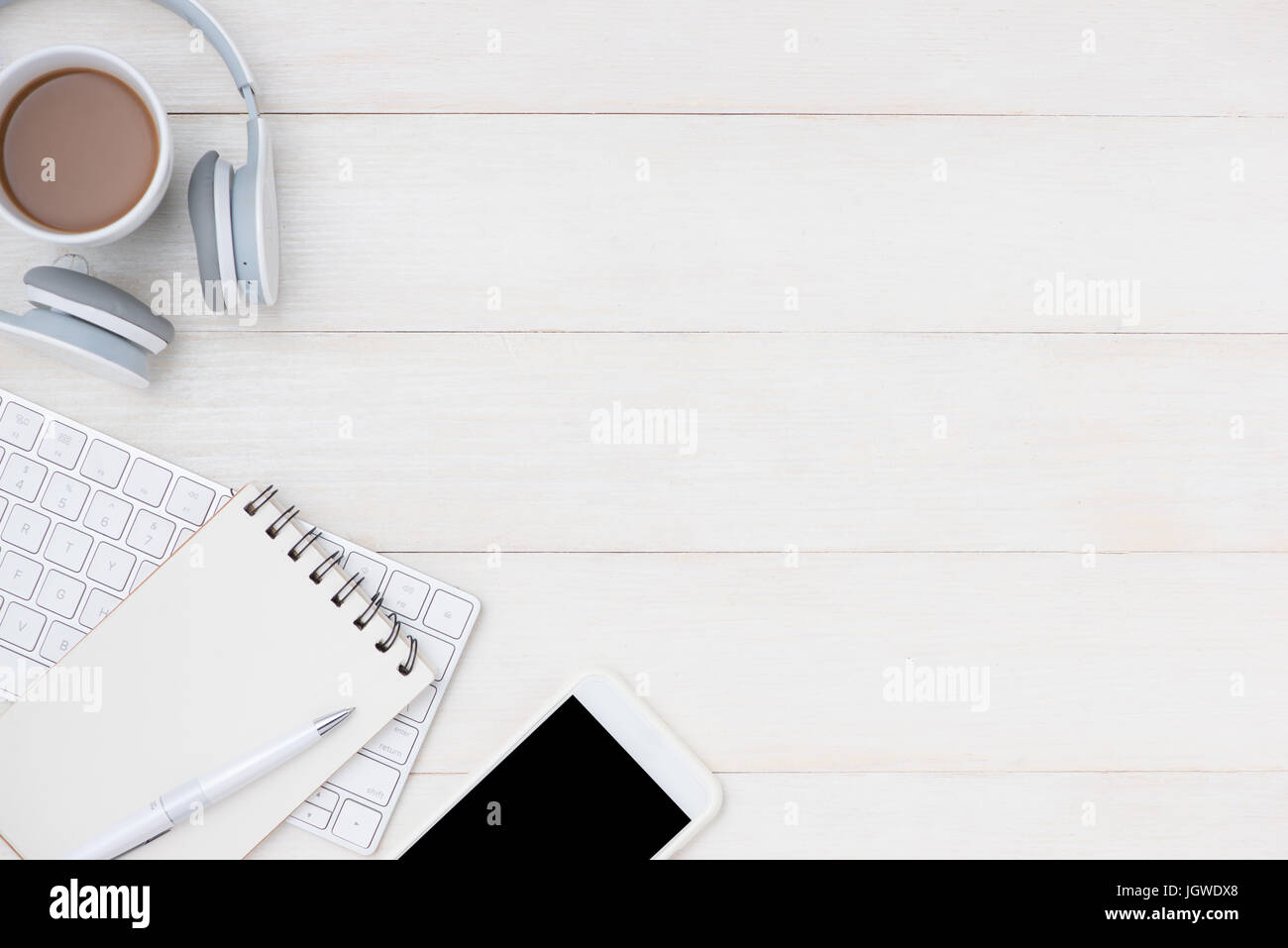 Workplace notepad keyboard mouse hi-res stock photography and images ...