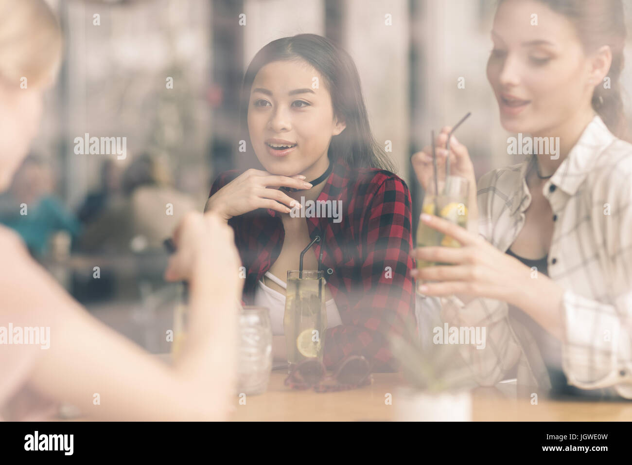 Girls Drinking High Resolution Stock Photography and Images - Alamy