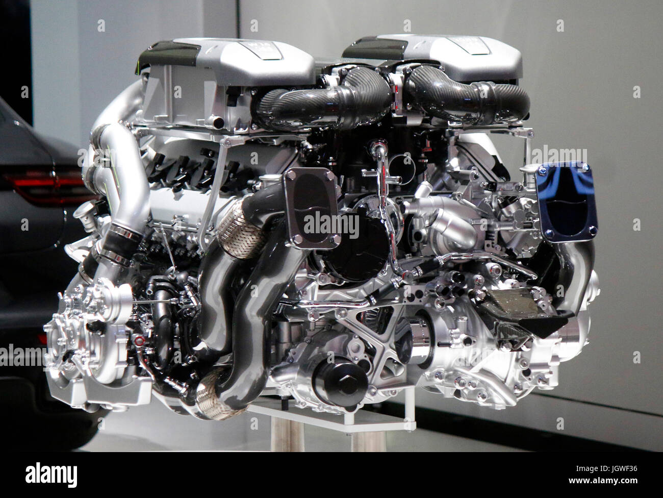 Auto motor hi-res stock photography and images - Alamy