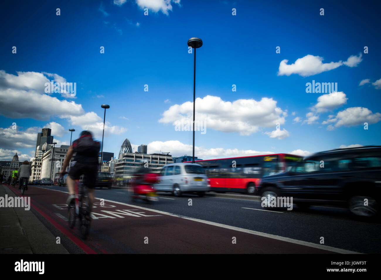 London bridge commuters gherkin hi-res stock photography and images - Alamy