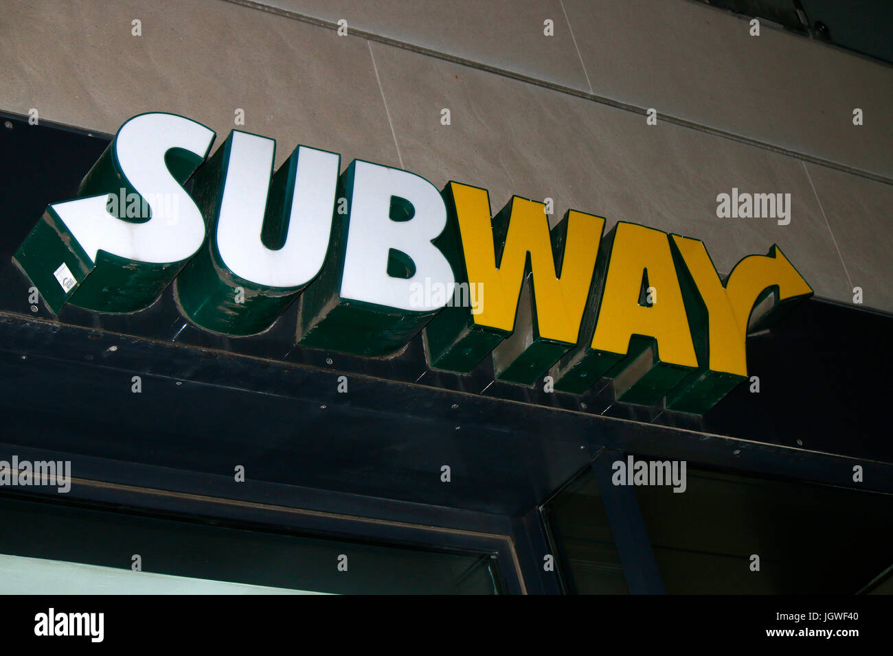 das Logo der Marke "Subway", Berlin Stock Photo - Alamy