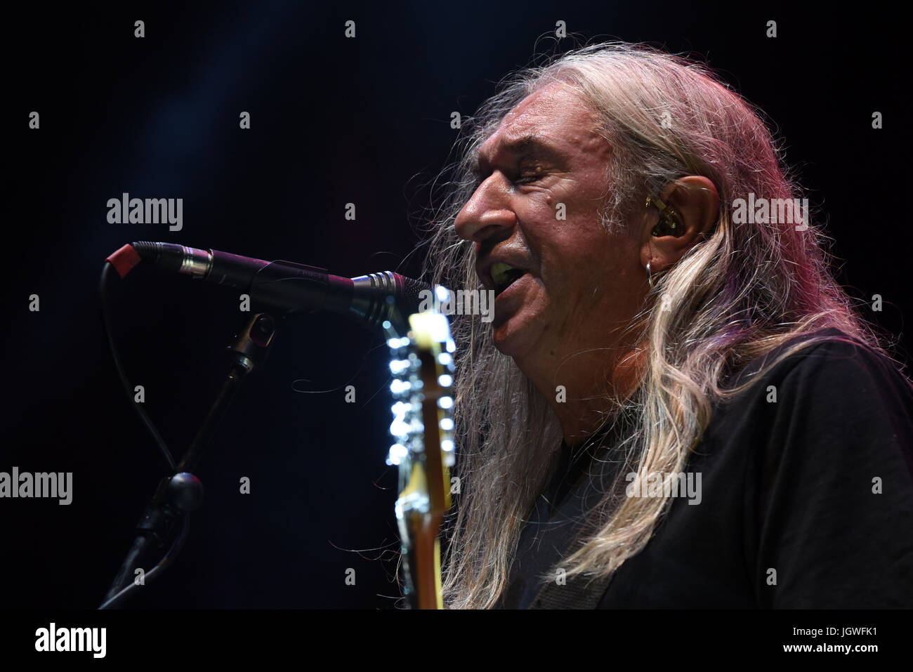 Rosendo Mercado performs on stage at 'Noches del Botánico' in Madrid ...
