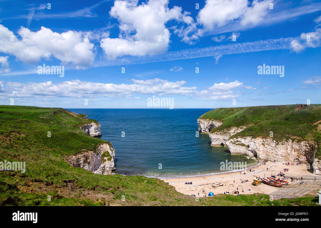 North landing beach flamborough head hi-res stock photography and ...
