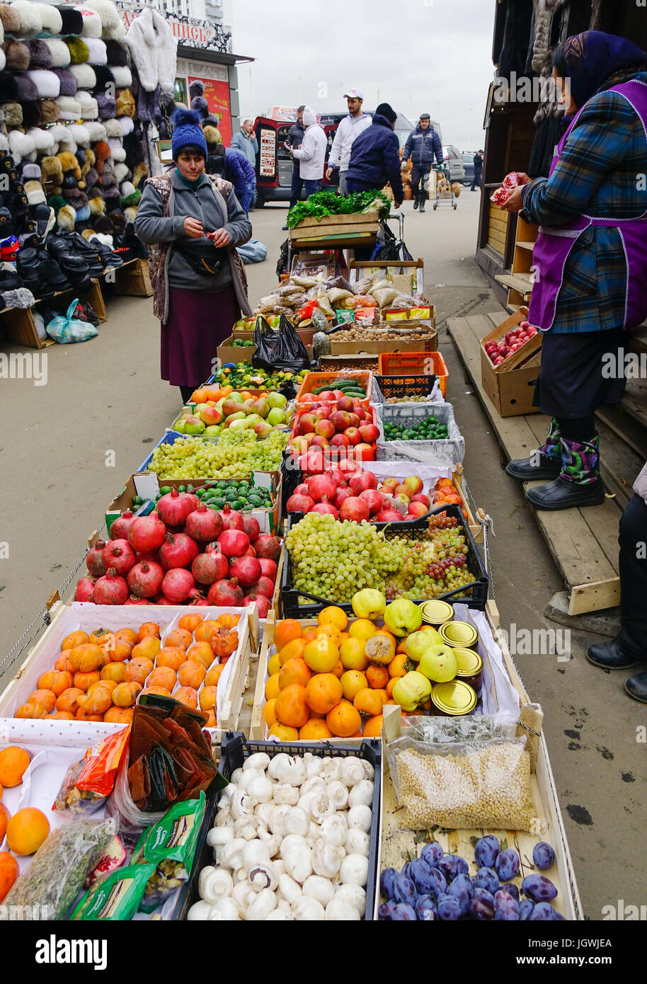Russia moscow fruit vegetable market hi-res stock photography and ...