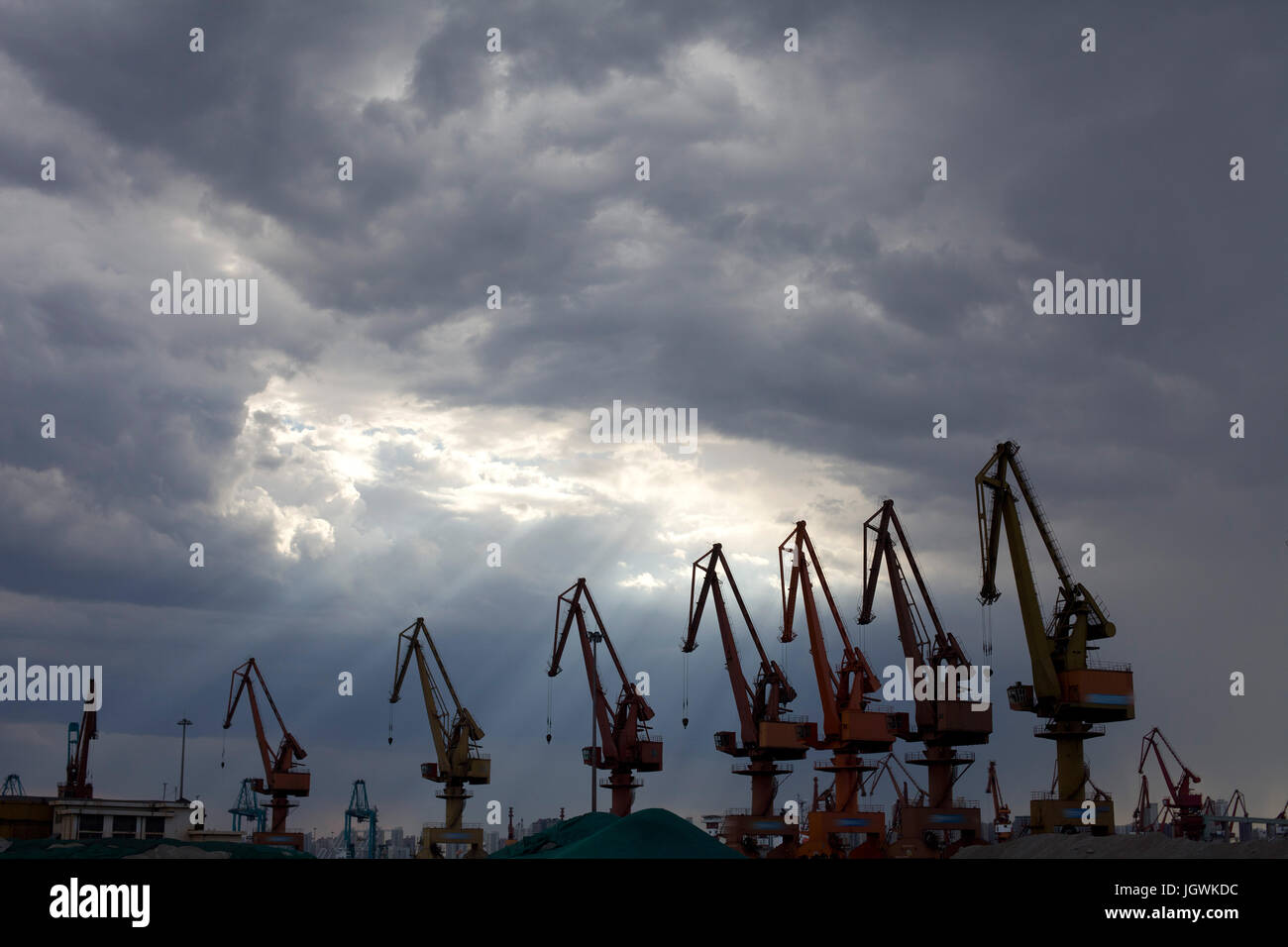 Qinhuangdao port hi-res stock photography and images - Alamy