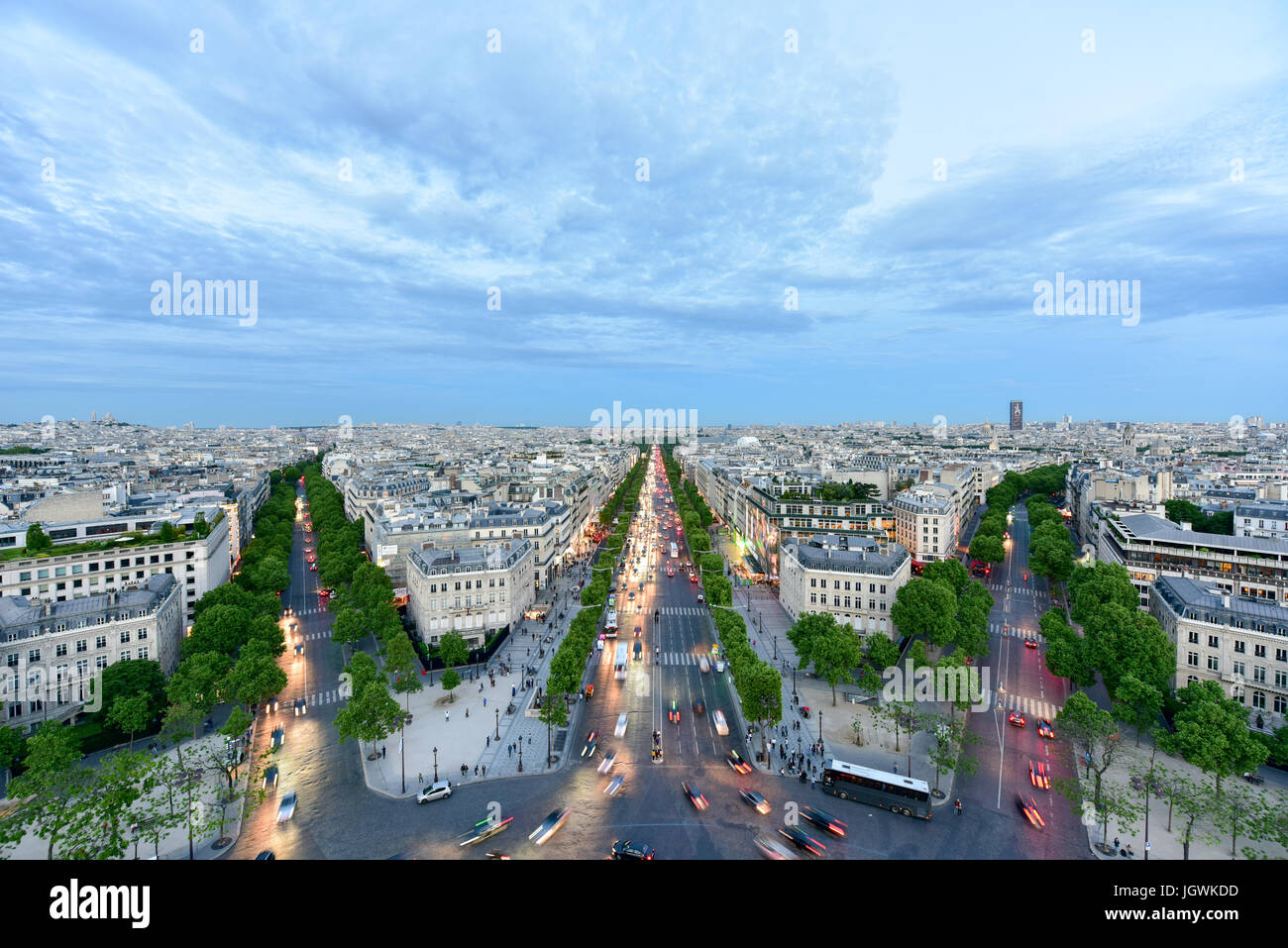 Paris city skyline hi-res stock photography and images - Alamy