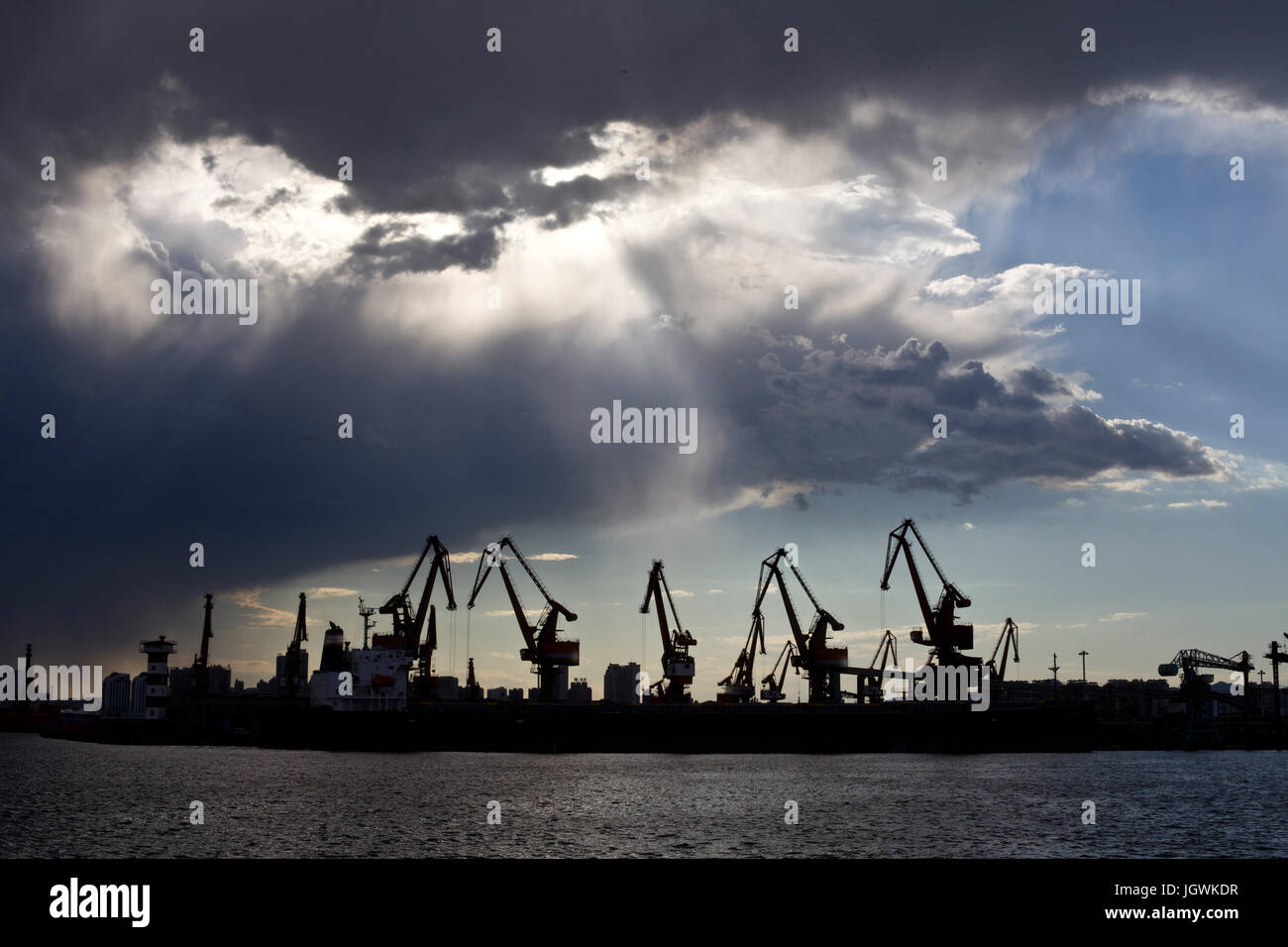 Qinhuangdao port hi-res stock photography and images - Alamy