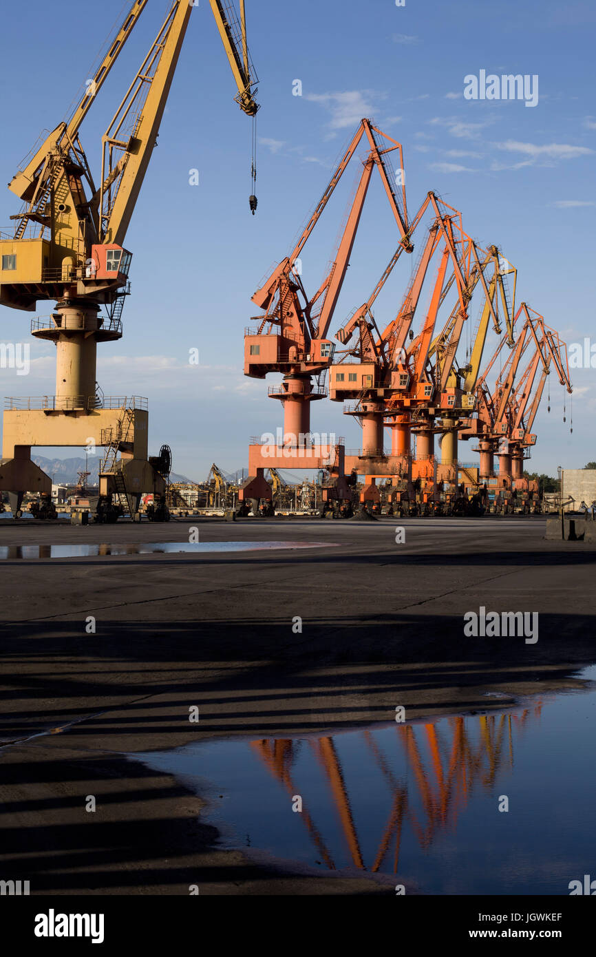 Qinhuangdao port hi-res stock photography and images - Alamy